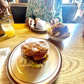 CLASS CLOWN HAMBURGERS - Updated May 2025 - 27 Photos & 27 Reviews ...