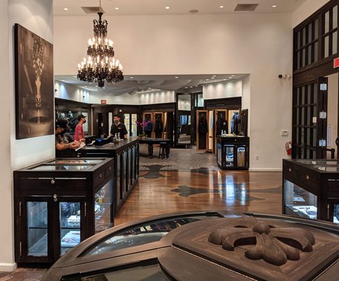 CHROME HEARTS Updated February 2025 44 Photos 78 Reviews 3500 Las Vegas Blvd S Las Vegas Nevada Jewelry Phone Number Yelp
