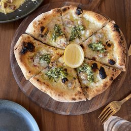 GIULIA - Updated July 2025 - 386 Photos & 216 Reviews - 215 S 4th St ...