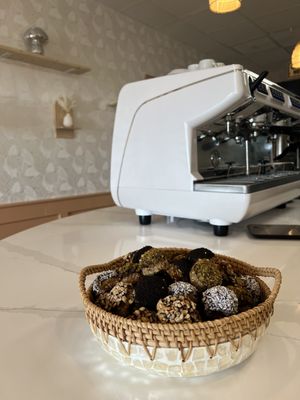 SIMPLY SPINELLI CAFE - Updated July 2025 - 19 Photos & 10 Reviews - 739 ...