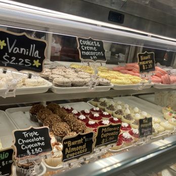 D’AMICO & SONS ITALIAN MARKET & BAKERY - Updated November 2024 - 175 ...