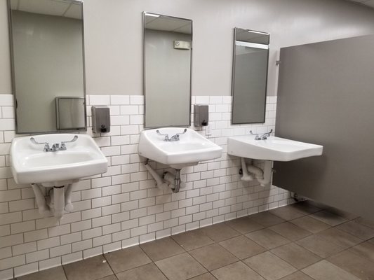 DSW DESIGNER SHOE WAREHOUSE - Updated November 2025 - 124 Photos - 313 ...