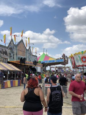 RABBIT FEST - Updated December 2025 - 22 Photos - 204 E Robertson Ave ...