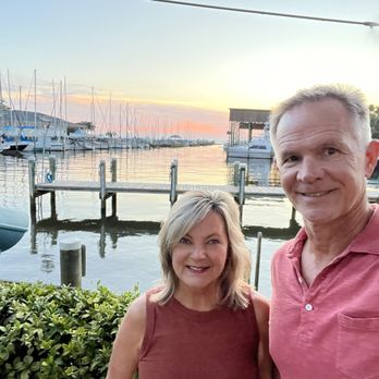 SUNSET POINTE - Updated October 2024 - 747 Photos & 565 Reviews - 831 N ...