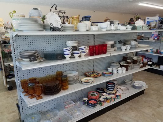 CLASSIC RERUNS THRIFT STORE - Updated December 2025 - 11 Photos - 620 ...