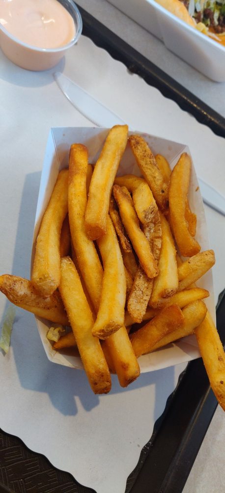 SANTA QUEEN DRIVE INN - Updated November 2024 - 33 Photos & 73 Reviews ...