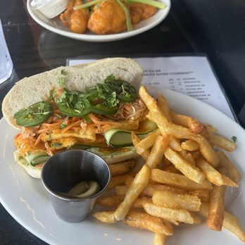 TWENTY TAP - Updated July 2025 - 595 Photos & 660 Reviews - 5406 N ...