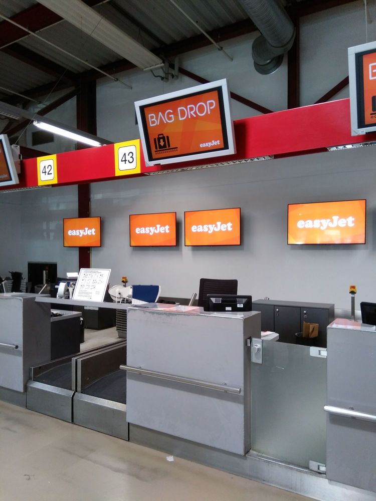 EASYJET - Updated September 2024 - 18 Photos & 234 Reviews - Hangar 89 ...