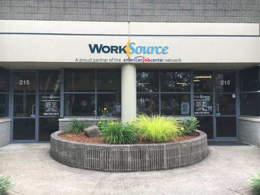 WORKSOURCE - Updated July 2025 - 13 Photos - 204 SE Stonemill Dr ...