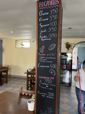CAFE-BAR O CRUCEIRO - Updated January 2025 - Calle 28, A Calle, A ...