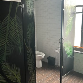 IWI FRESH OASIS - Updated September 2025 - 19 Photos - 567 Hamilton E ...