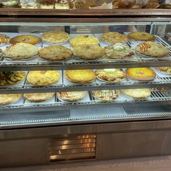 HOMETOWN BAKESHOP - 292 Photos & 199 Reviews - 2 Little Neck Rd ...