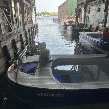 HOT TUB BOATS - Updated June 2024 - 185 Photos & 151 Reviews - 2520 Westlake Ave N, Seattle ...