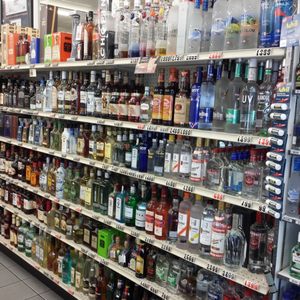 THE MADISON DELI - Updated May 2025 - 23 Photos - 5343 N 16th St ...