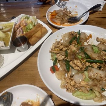 RICE BARN THAI EATERY & WINE BAR - Updated July 2024 - 2066 Photos ...