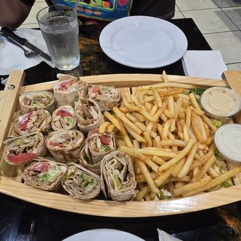 SHAWARMAZ - Updated November 2024 - 150 Photos & 72 Reviews - 14445 ...