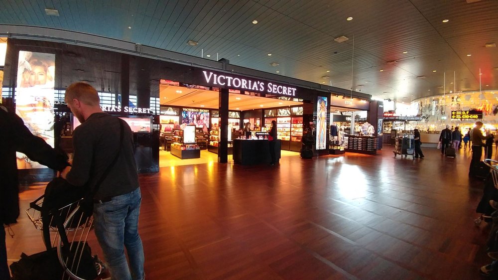 VICTORIA’S SECRET - Lufthavnsboulevarden 6, Kastrup, Denmark - Lingerie ...