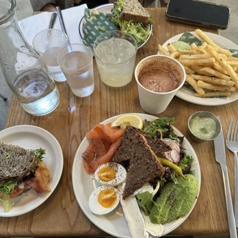 SMOR - Updated March 2025 - 34 Photos & 14 Reviews - 26 Putnam Ave ...