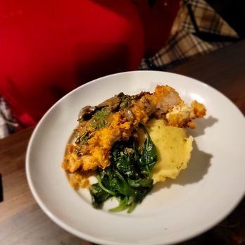 THREE ROSES TAVERN - Updated August 2024 - 36 Photos & 35 Reviews - 105 ...