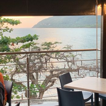 EL MUELLE RESTAURANT BAR & GRILL - Updated December 2025 - 11 Photos ...