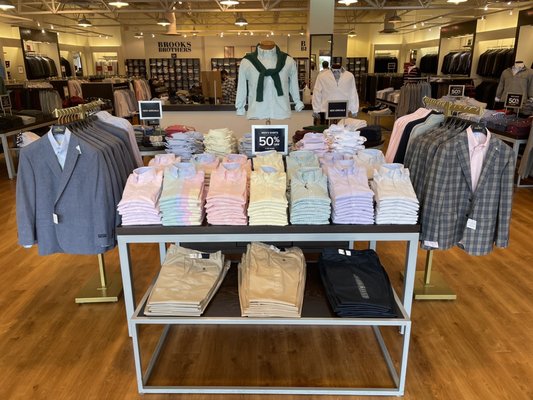 BROOKS BROTHERS FACTORY OUTLET - Updated October 2025 - 13 Photos & 10 ...