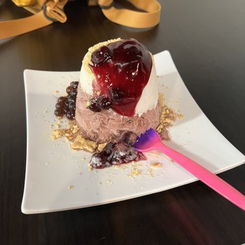 VAMPIRE PENGUIN - Updated June 2024 - 289 Photos & 118 Reviews - 1102 E ...