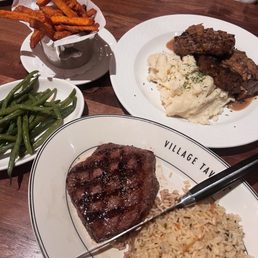 VILLAGE TAVERN - Updated December 2025 - 198 Photos & 99 Reviews - 4140 ...