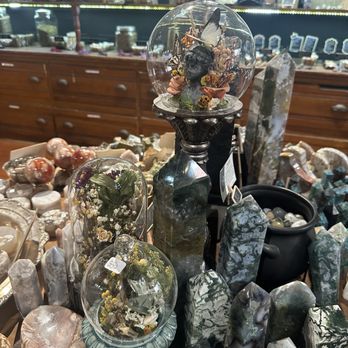 GREEN CAULDRON - Updated December 2025 - 28 Photos - 107 W Main St ...