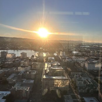 ATLAS APARTMENTS - Updated December 2025 - 93 Photos & 130 Reviews ...