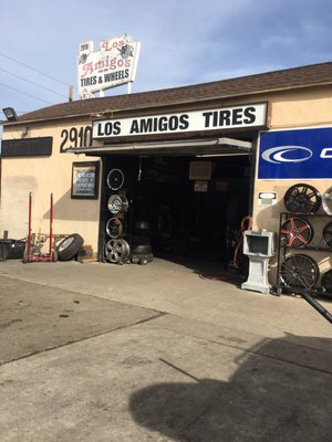 Los Amigos Tire Shop