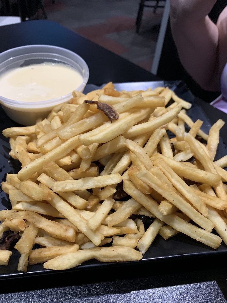 BRICKHOUSE GRILL & PUB - 16 Photos & 70 Reviews - 3136 W Iles Ave ...