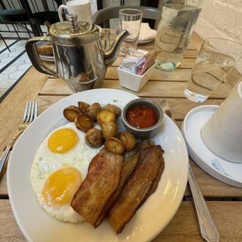 MERRION ROW HOTEL AND PUBLIC HOUSE - Updated June 2025 - 134 Photos ...