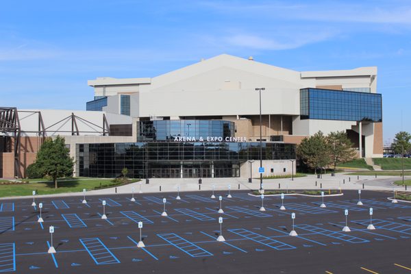 Allen County War Memorial Coliseum - 33 Photos & 23 Reviews - Venues ...