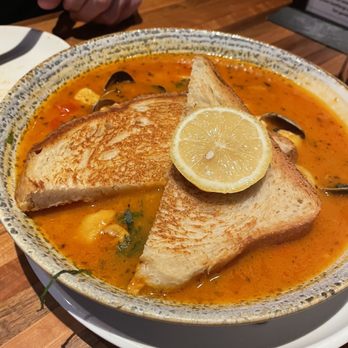 VON’S 1000 SPIRITS - 3654 Photos & 2967 Reviews - 1225 1st Ave, Seattle ...