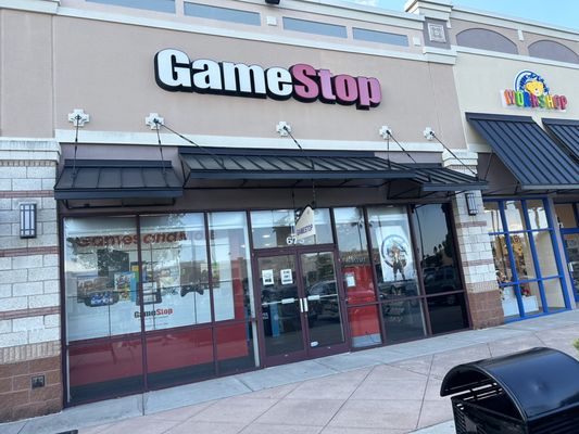 GAMESTOP - Updated October 2025 - 39 Photos & 29 Reviews - 675 North ...