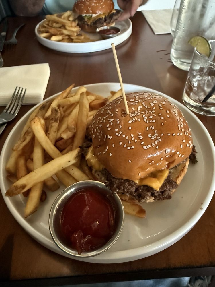 CHOMP KITCHEN AND DRINKS - Updated July 2025 - 18 Photos & 11 Reviews ...