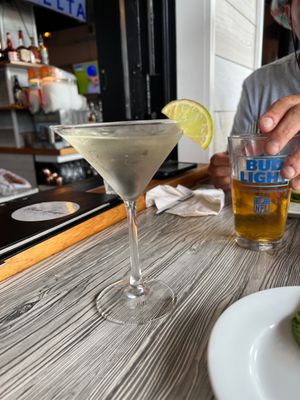 SHORE HOUSE BAR & GRILL - Updated October 2025 - 18 Photos & 32 Reviews ...