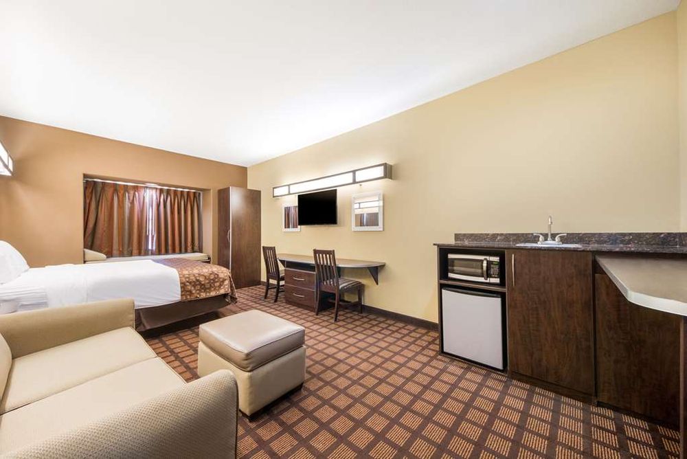 MICROTEL INN & SUITES BY WYNDHAM SAN ANTONIO BY SEAWORLD - Updated July ...