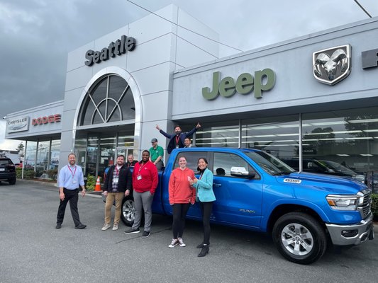 SEATTLE JEEP - Updated June 2025 - 75 Photos & 435 Reviews - 13733 ...