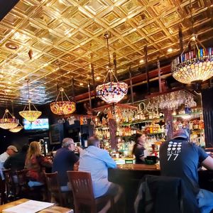 THE PUB & RESTAURANT - 257 Photos & 424 Reviews - 21 Lincoln Sq ...