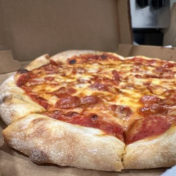 FIORI’S PIZZARIA - Updated September 2025 - 232 Photos & 587 Reviews ...