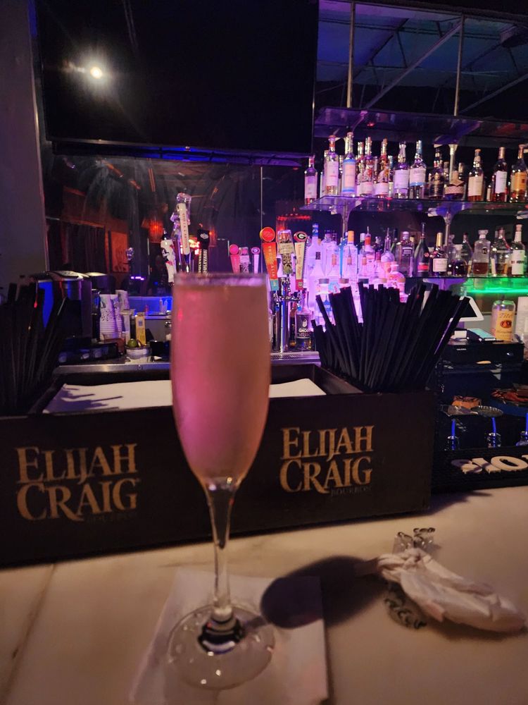 TEN ATL - Updated December 2025 - 122 Photos & 119 Reviews - 495 Flat ...