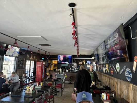 VINTAGE RESTAURANT BAR & GRILL - Updated December 2025 - 16 Reviews ...