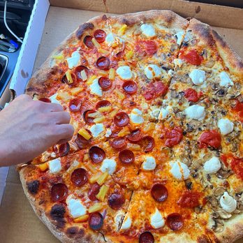 THE PIZZA STANDARD - Updated May 2024 - 212 Photos & 302 Reviews ...