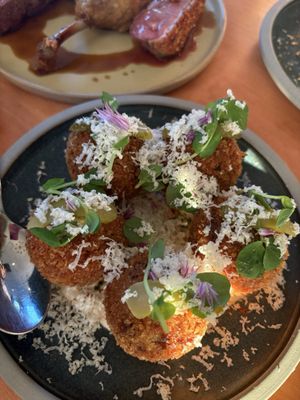 THE SPRINGWOOD - Updated December 2025 - 27 Photos - 1645 Dundas Street ...