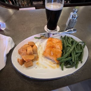 SIX STRING GRILL & STAGE - 126 Photos & 111 Reviews - Music Venues ...