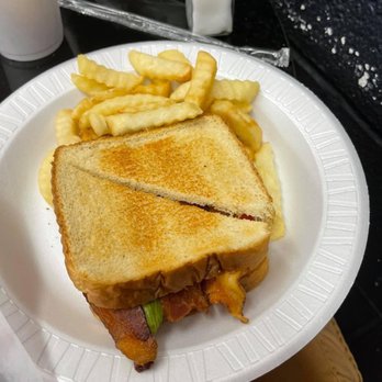 CAT SQUARE FAMILY RESTAURANT - Updated December 2025 - 26 Photos & 21 ...