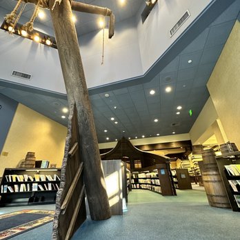 CAMARILLO PUBLIC LIBRARY - Updated December 2025 - 110 Photos & 124 ...