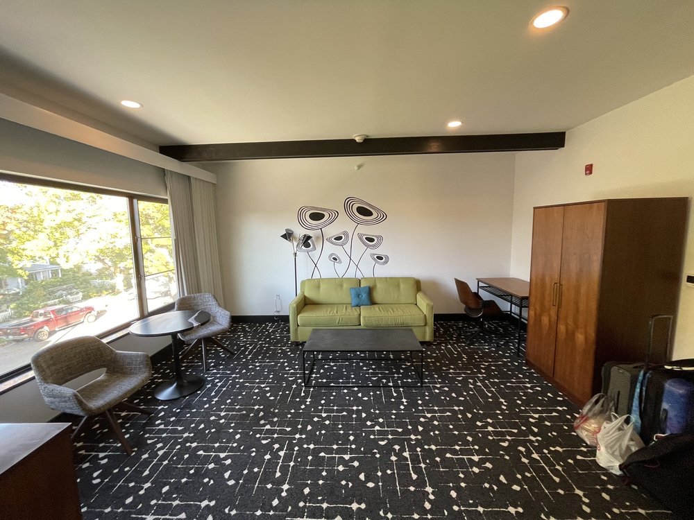 HOTEL EARL OF CHARLEVOIX - Updated October 2025 - 75 Photos & 38 ...