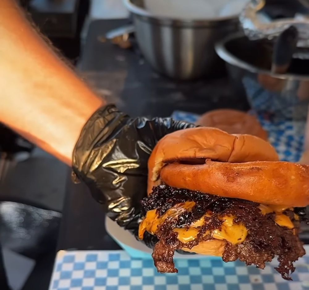 HOWIE’S BURGERS - Updated December 2025 - 23 Photos & 14 Reviews ...